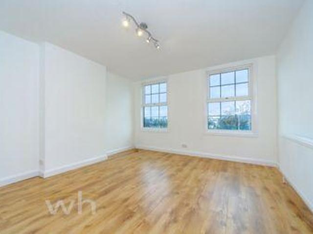 2 Bedrooms Flat for rent in Royal Parade, Hanger Lane W5