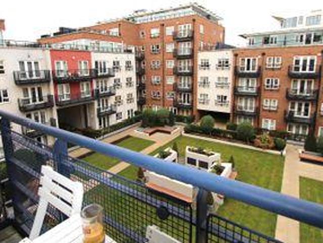 2 Bedrooms Flat for rent in Royal Quarter, Seven Kings Way, Kingston Upon Thames KT2