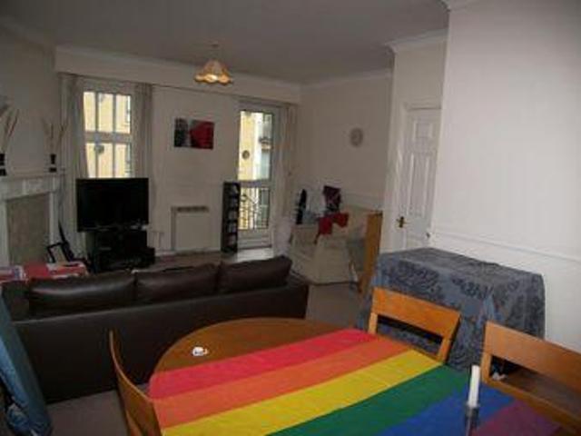 2 Bedrooms Flat for rent in Royal Tower Lodge, Cartwright Street, London E1