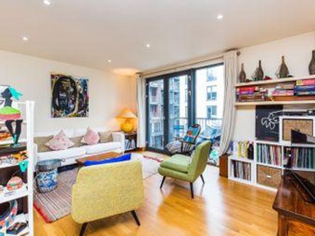 2 Bedrooms Flat for rent in Roach Road, London E3