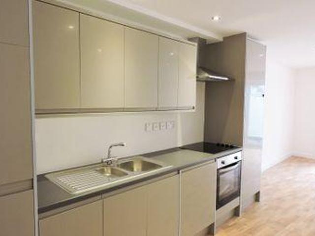 2 Bedrooms Flat for rent in Rock Street, Finsbury Park N4