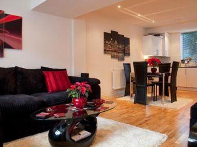 2 Bedrooms Flat for rent in Rockley Road, London W14