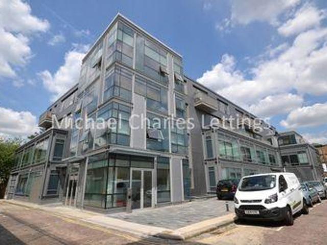 2 Bedrooms Flat for rent in Rochester Place, Camden NW1