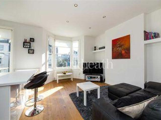 2 Bedrooms Flat for rent in Roderick Road, South End Green, London NW3
