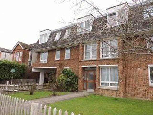 2 Bedrooms Flat for rent in Rodney Road, New Malden KT3