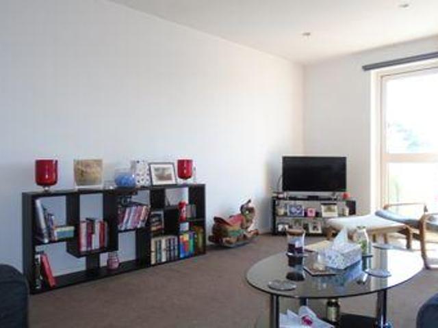 2 Bedrooms Flat for rent in Rogers Walk, Woodside Park N12