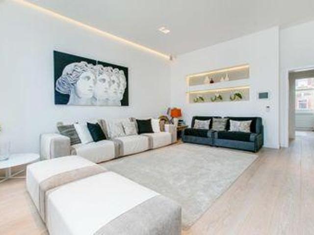 2 Bedrooms Flat for rent in Roland Gardens, South Kensington, London SW7