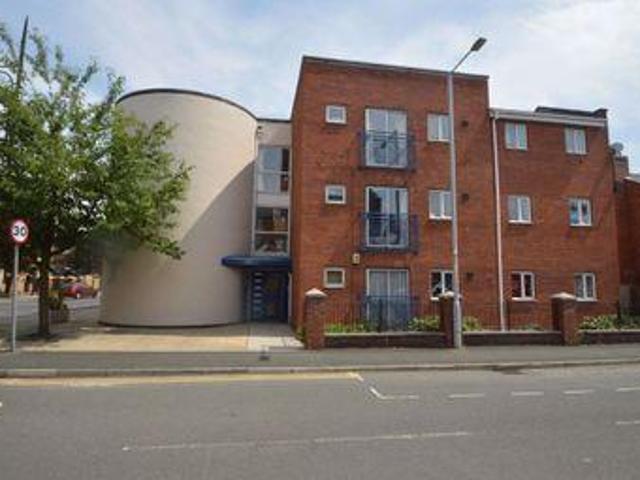 2 Bedrooms Flat for rent in Rolls Crescent, Hulme, Manchester M15