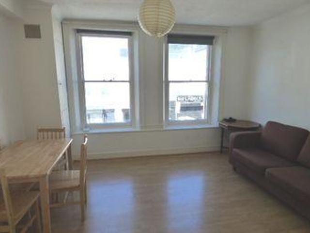 2 Bedrooms Flat for rent in Roman Road, London E3