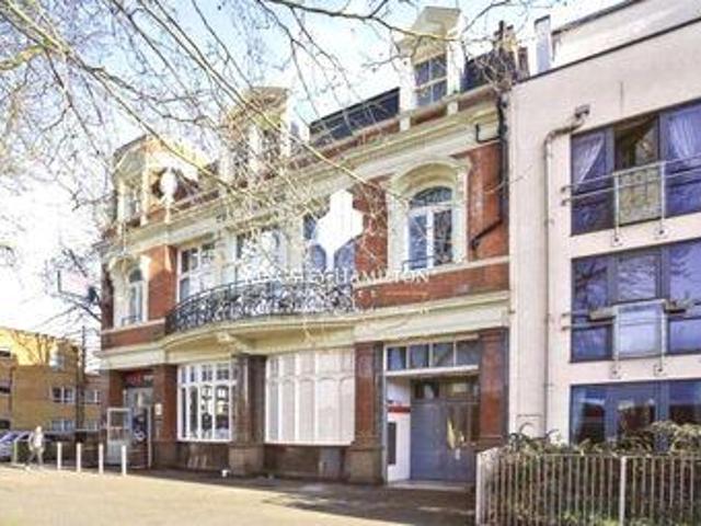 2 Bedrooms Flat for rent in Romford Road, Flat 1, Stratford, London E15