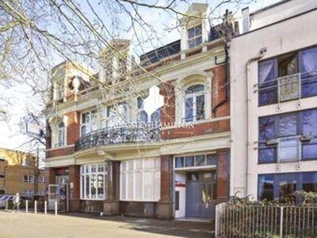 2 Bedrooms Flat for rent in Romford Road, Flat 1, Stratford, London E15