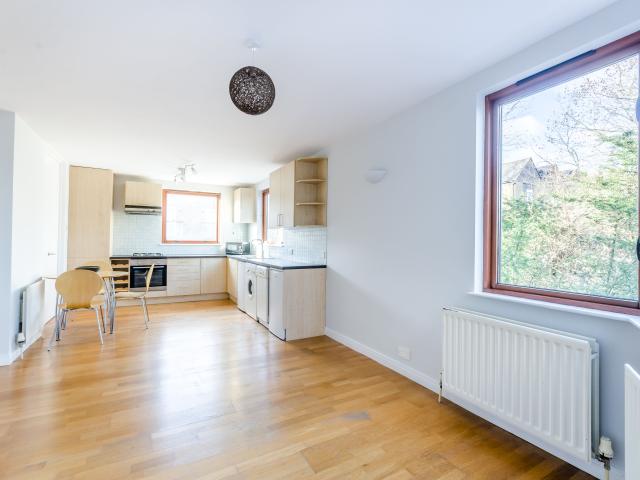 2 Bedrooms Flat for Rent in Rope Street | Foxtons