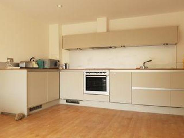 2 Bedrooms Flat for rent in Rosegate House, London E3