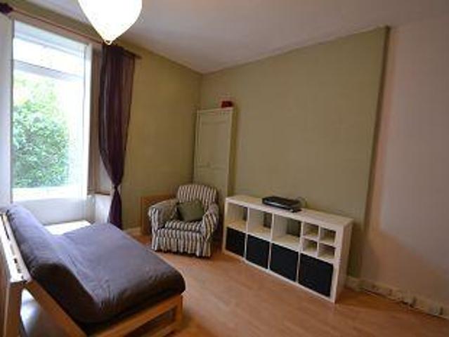 2 Bedrooms Flat for rent in Rosevale Terrace, Edinburgh EH6