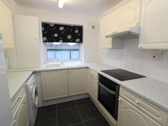 2 Bedrooms Flat for rent in Ross Road, Wallington SM6