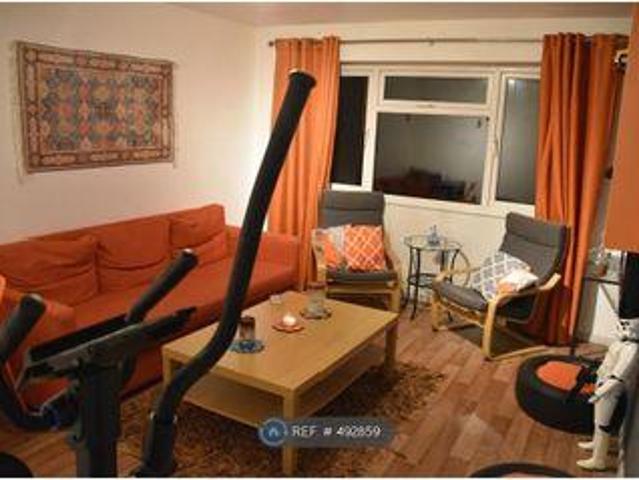 2 Bedrooms Flat for rent in Ross Road, Wallington SM6