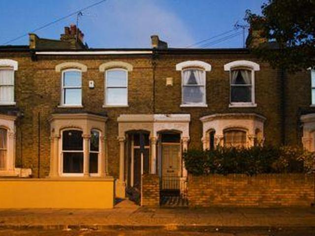 2 Bedrooms Flat for rent in Rattray Road, Brixton, London SW2
