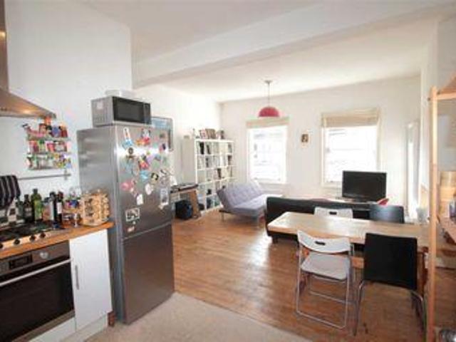 2 Bedrooms Flat for rent in Rattray Road, London SW2