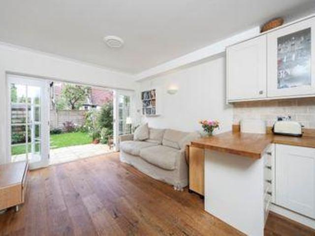 2 Bedrooms Flat for rent in Ravensbury Road, London SW18