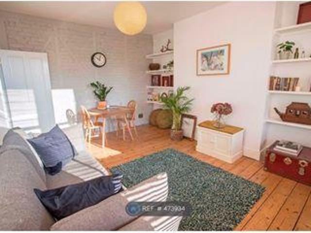 2 Bedrooms Flat for rent in Ravensdale Road, London N16
