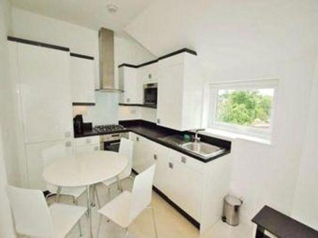 2 Bedrooms Flat for rent in Ravenshurst Avenue, Hendon NW4