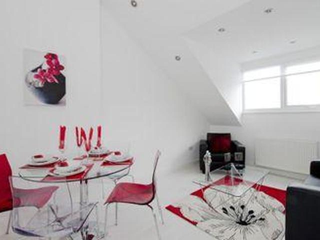 2 Bedrooms Flat for rent in Ravenshurst Avenue, London NW4