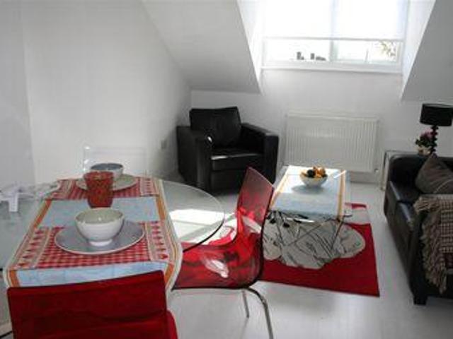 2 Bedrooms Flat for rent in Ravenshurst Avenue, London NW4