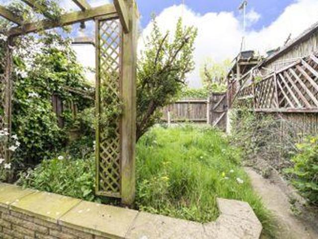 2 Bedrooms Flat for rent in Ravenshurst Avenue, London NW4