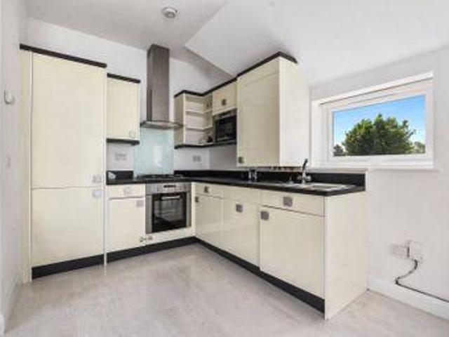 2 Bedrooms Flat for rent in Ravenshurst Avenue, London NW4