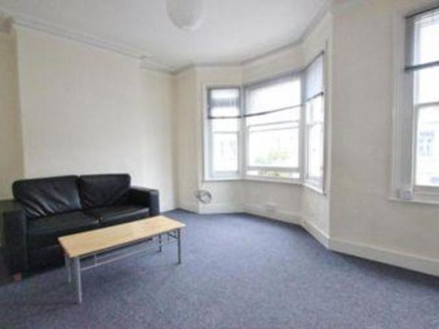 2 Bedrooms Flat for rent in Ravensworth Road, London NW10
