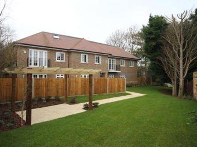 2 Bedrooms Flat for rent in Radcliffe Road, Croydon CR0