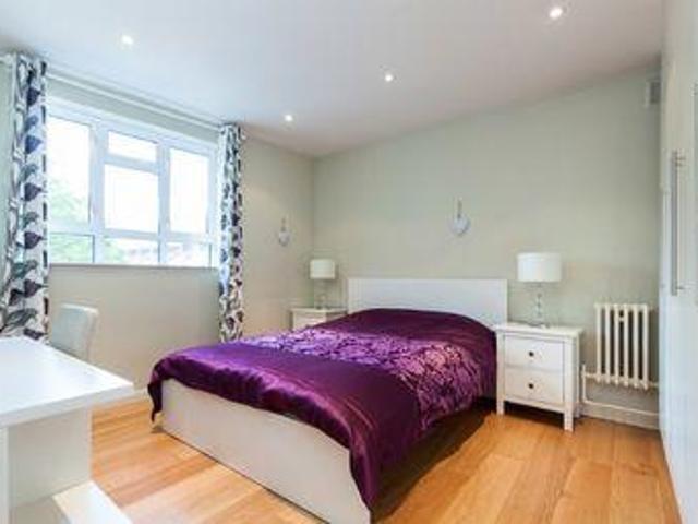 2 Bedrooms Flat for rent in Radley House, Gloucester Place, Baker Street, London NW1