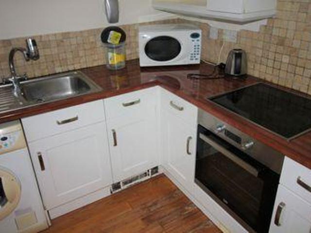 2 Bedrooms Flat for rent in Radnor House, Rembrandt Way, Reading RG1