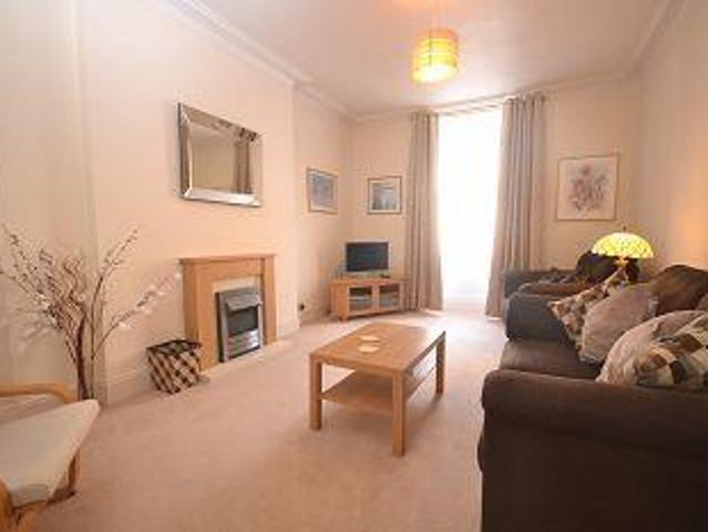 2 Bedrooms Flat for rent in Raeburn Place, Edinburgh, Available Now EH4