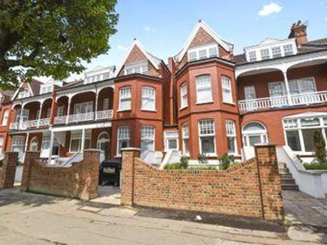 2 Bedrooms Flat for rent in Raglan House, 8 12 Queens Avenue, London N10
