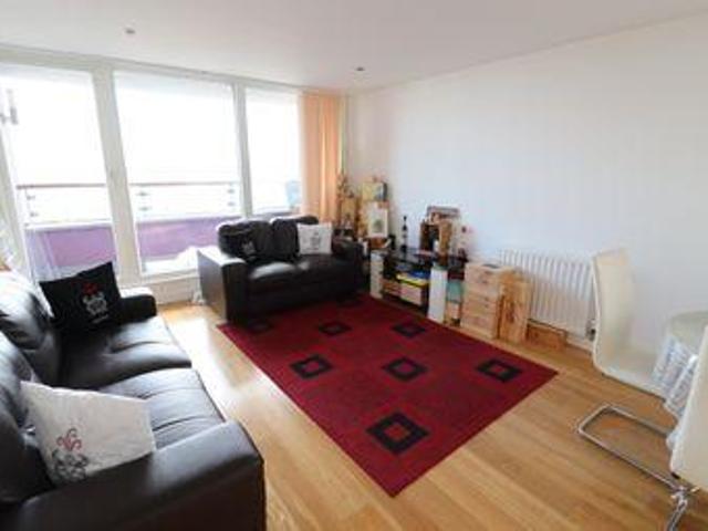 2 Bedrooms Flat for rent in Rainhill Way, London E3