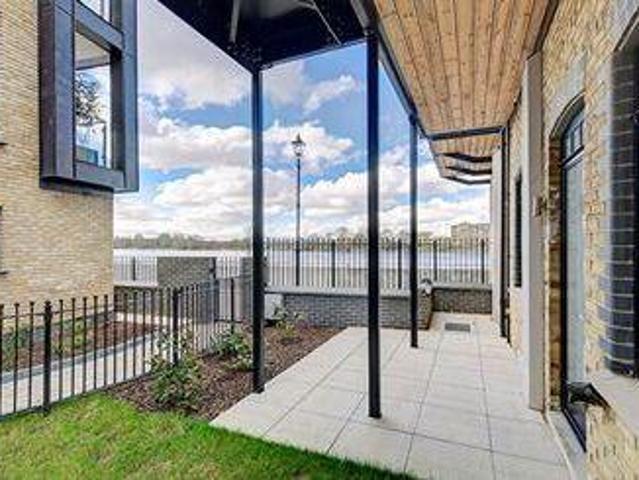 2 Bedrooms Flat for rent in Rainville Road, London W6