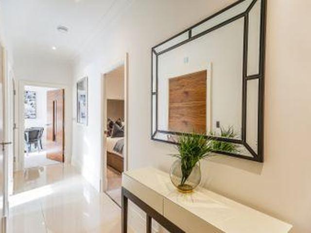 2 Bedrooms Flat for rent in Rainville Road, London W6