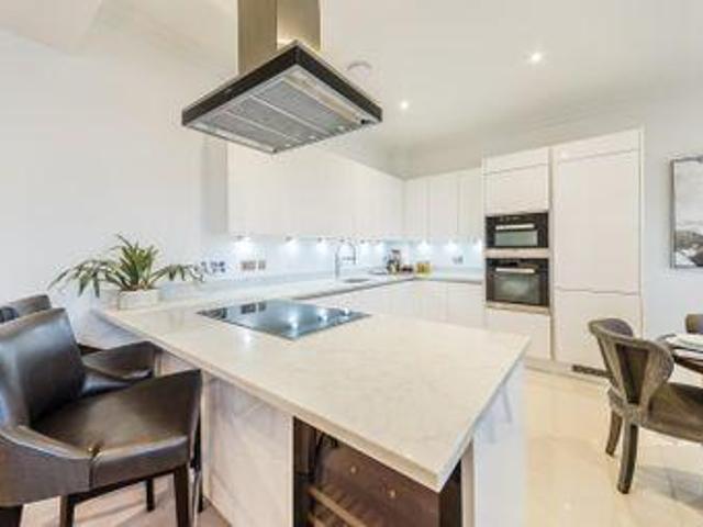 2 Bedrooms Flat for rent in Rainville Road, London W6