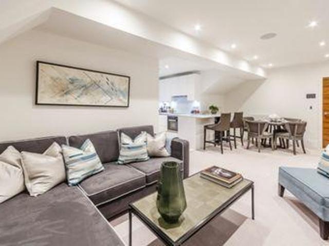 2 Bedrooms Flat for rent in Rainville Road, London W6