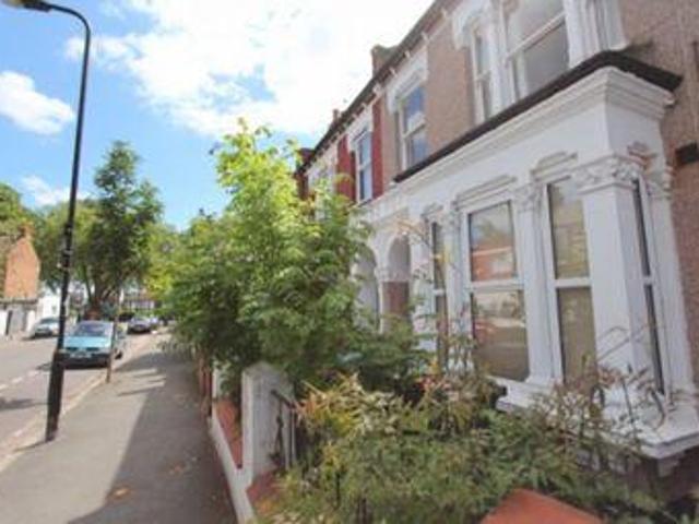 2 Bedrooms Flat for rent in Raleigh Road, Haringey, London N8