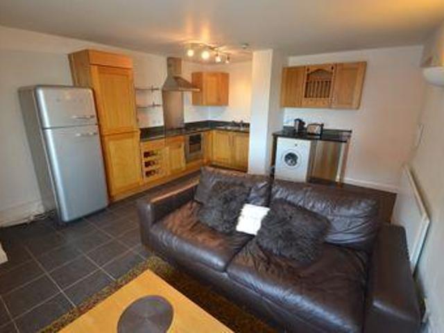 2 Bedrooms Flat for rent in Raleigh Street, Nottingham NG7