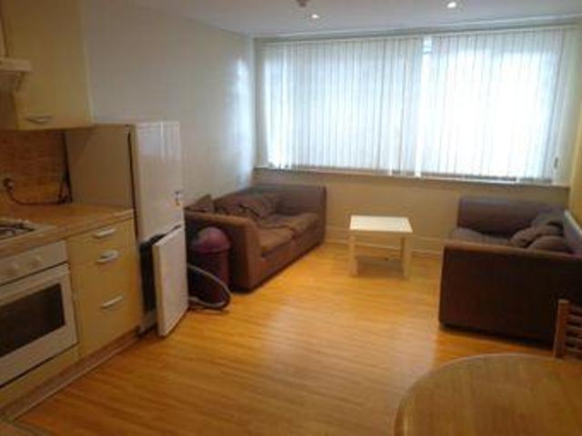 2 Bedrooms Flat for rent in Raleigh Street, Nottingham NG7