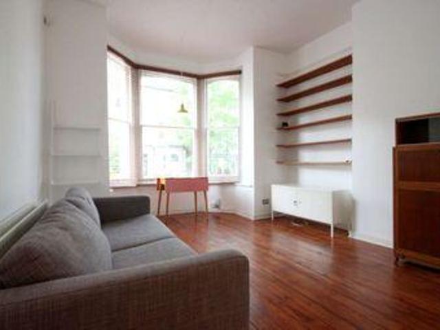 2 Bedrooms Flat for rent in Ramsden Road, London SW12