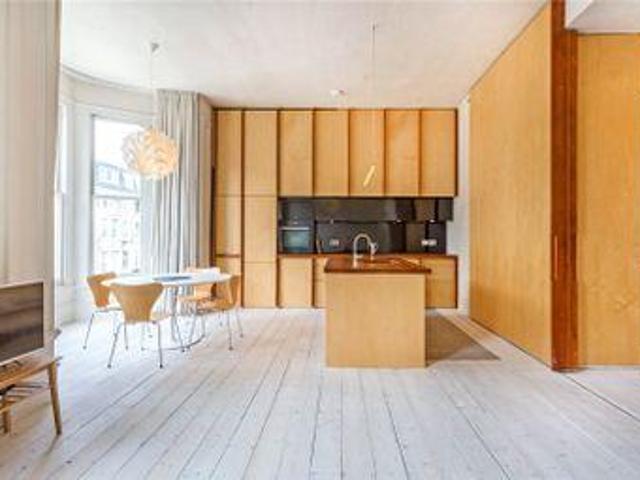 2 Bedrooms Flat for rent in Randolph Crescent, Little Venice, London W9