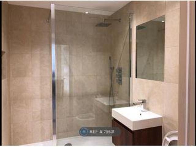 2 Bedrooms Flat for rent in Randall Court, London SW6