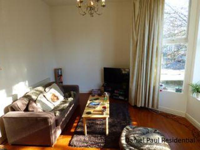 2 Bedrooms Flat for rent in Ranelagh Road, Ealing, London W5