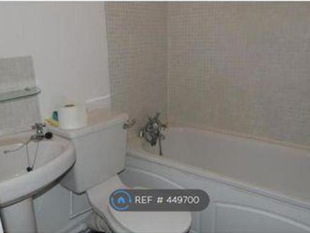 2 Bedrooms Flat for rent in Ranelagh Road, London N17