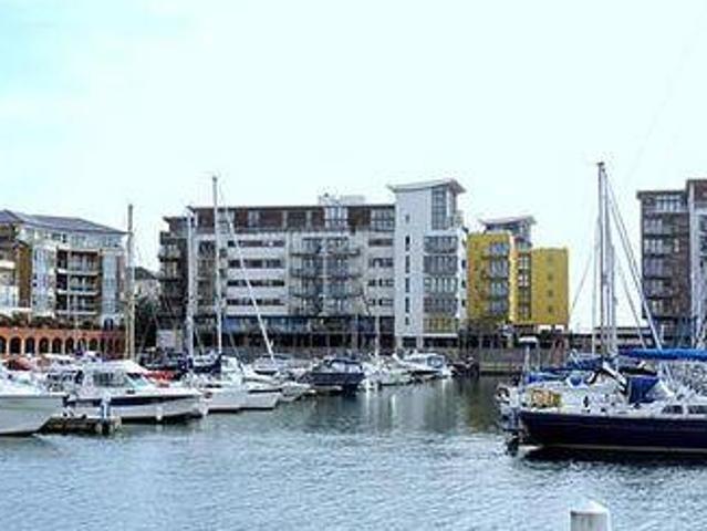 2 Bedrooms Flat for rent in Rapala Court, Midway Quay, Eastbourne BN23