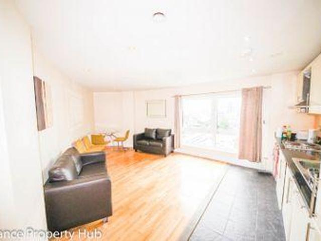 2 Bedrooms Flat for rent in Raphael House, 250 High Road IG1